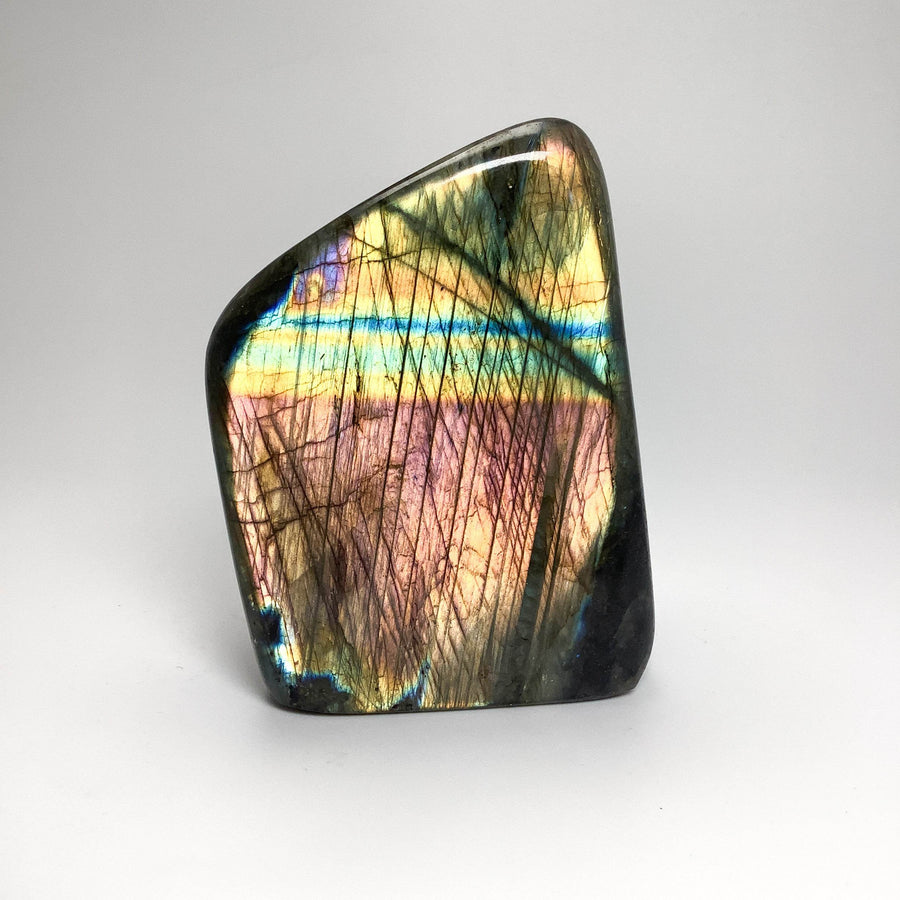 Labradorite – Rocks and Gems Canada