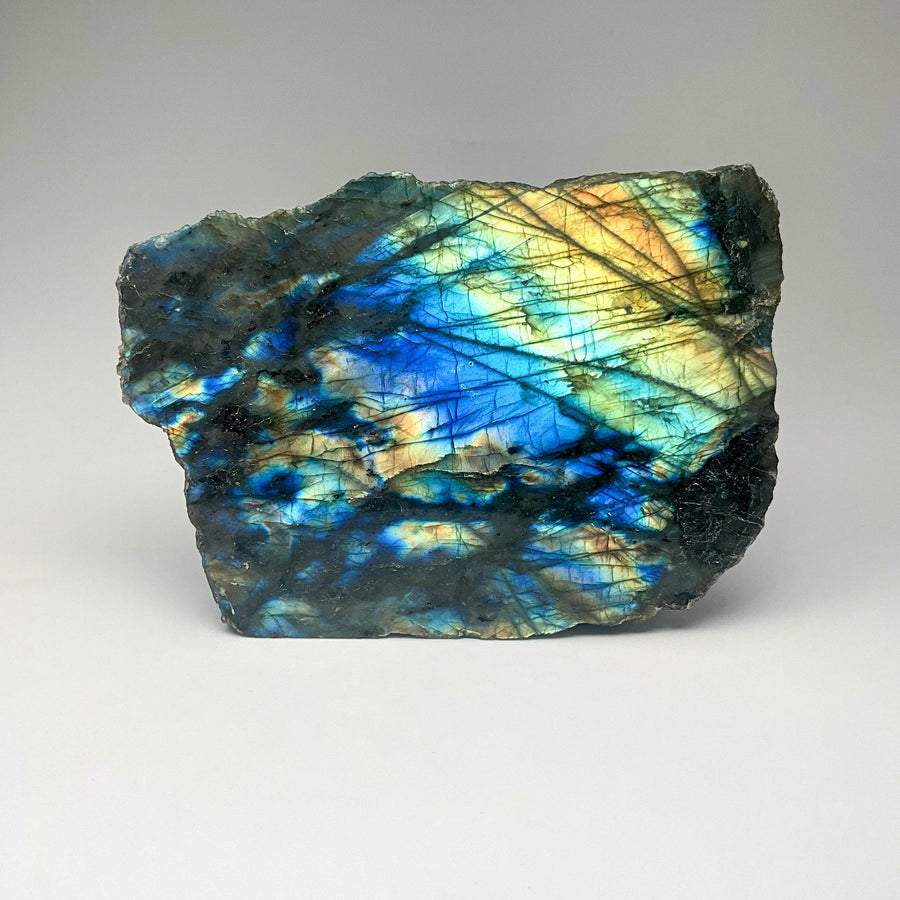 Labradorite – Rocks and Gems Canada