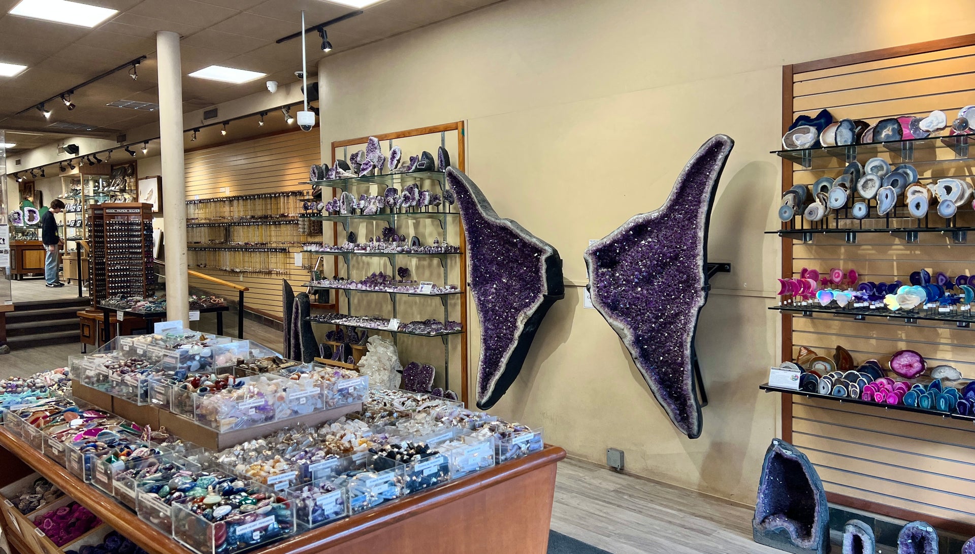 Our Stores – Rocks and Gems Canada