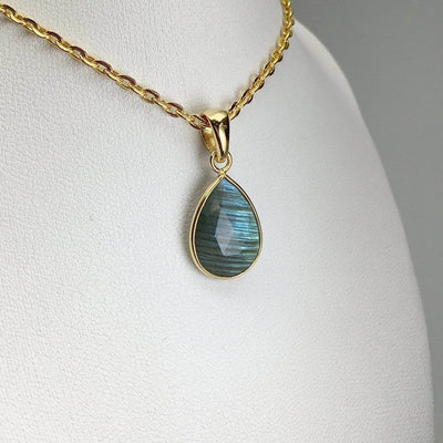 Labradorite – Rocks and Gems Canada