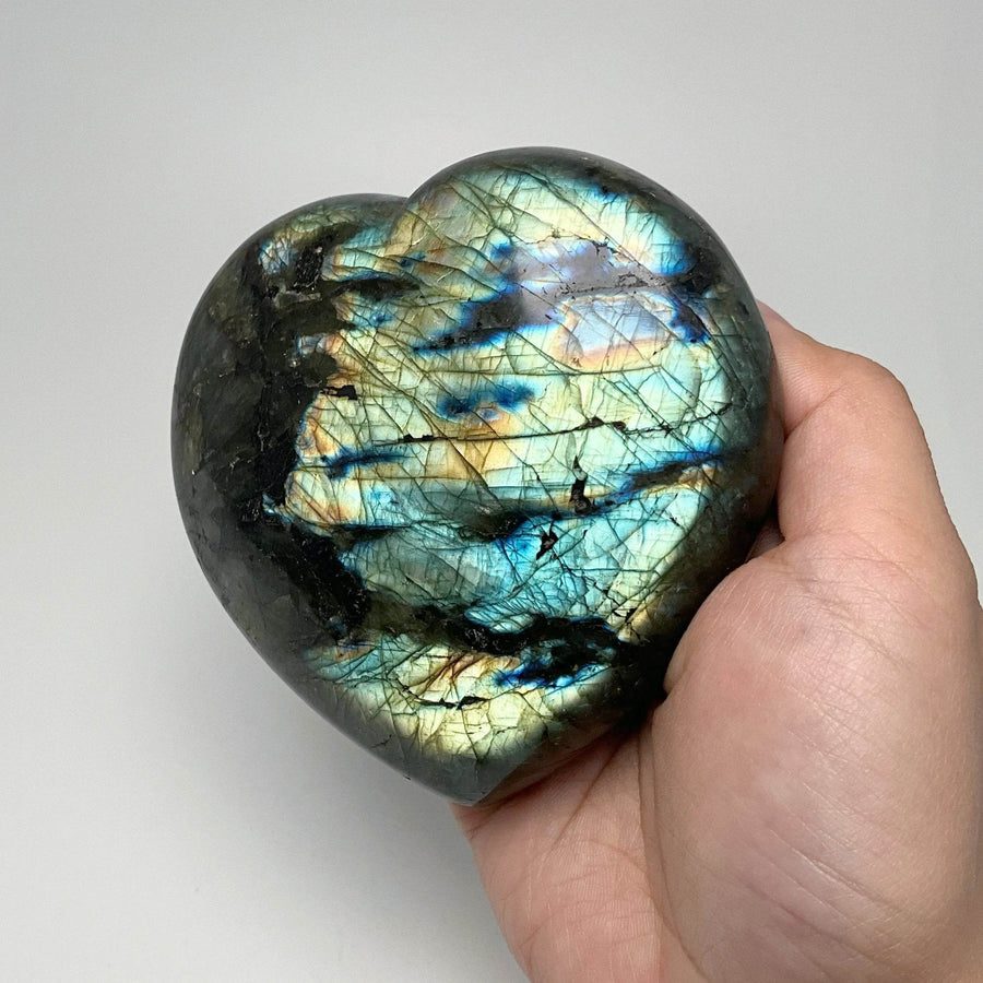 Labradorite – Rocks and Gems Canada