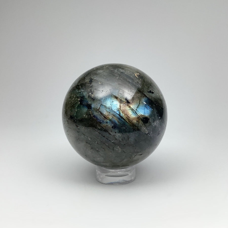 Labradorite – Rocks and Gems Canada